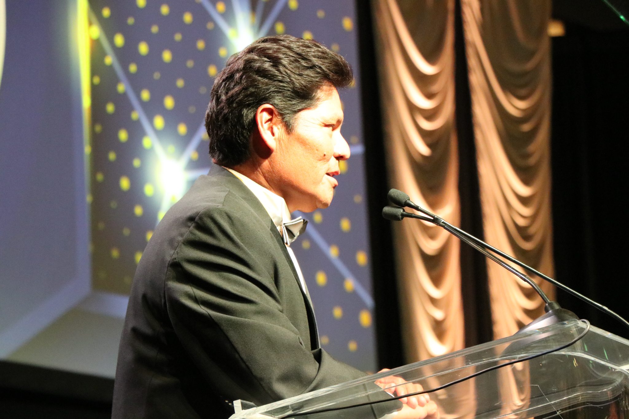 NOTAH BEGAY III INDUCTED INTO THE NFHS HALL OF FAME – NMAA
